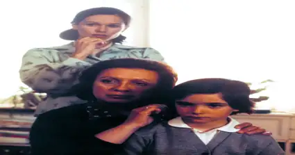 Cría Cuervos - Movie 1976 - Dir. Carlos Saura | Filmelier