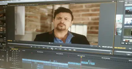 El Ondeado: ¿Héroe o villano? - Movie 2017 | Filmelier