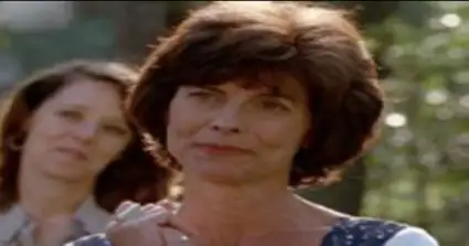 Shattered Hearts - Película 1998 - Dir. James A. Contner | Filmelier