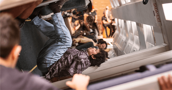 O Sequestro do Voo 375 - Filme 2024 - Dir. Marcus Baldini | Filmelier