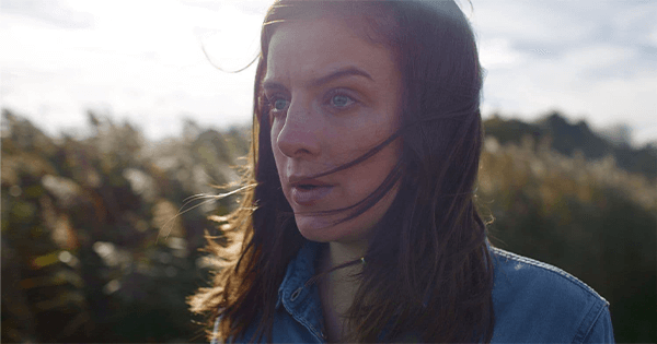 A Madrasta - Filme 2022 - Dir. Sebastian Godwin | Filmelier